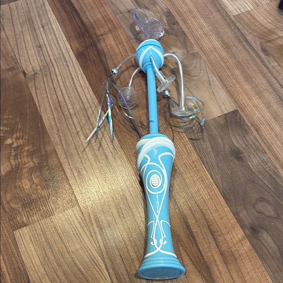 Disney | Toys | Disney On Ice Magical Souvenir Frozen Light Up Spinner ...